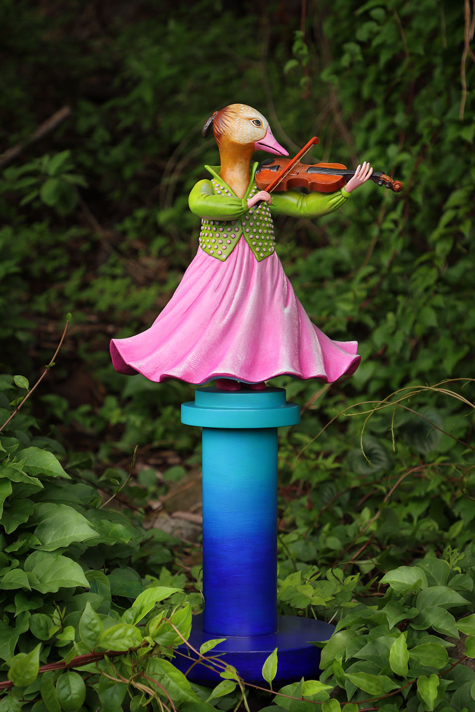 Goose With Violin – Galerías Sergio Bustamante