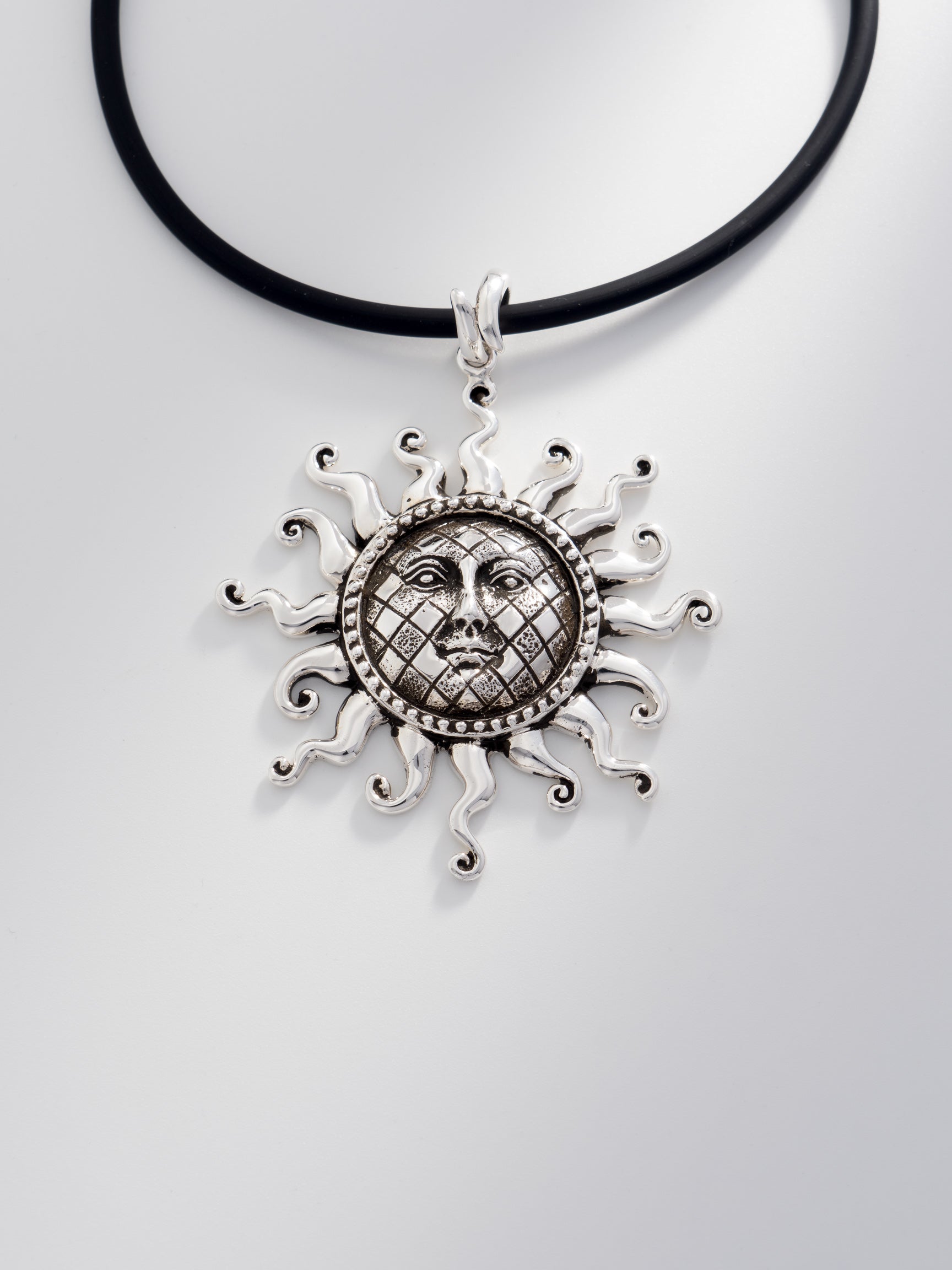 Dije sol de mikonos – Galerías Sergio Bustamante